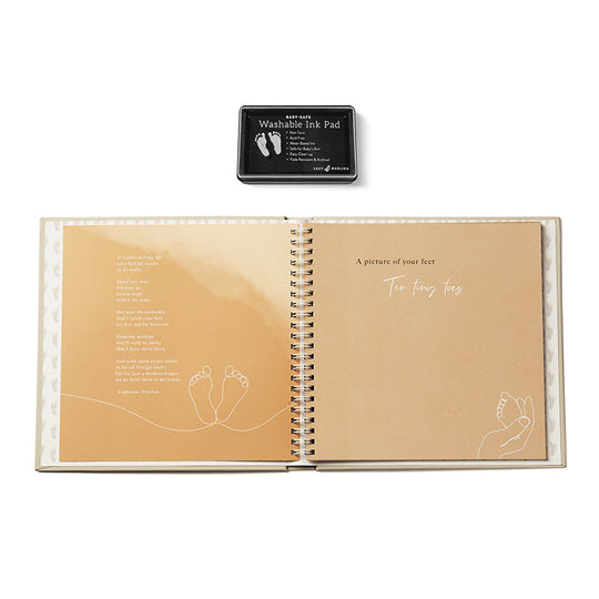 My Foot Book: Footprints Through the First Year – Lucy Darling